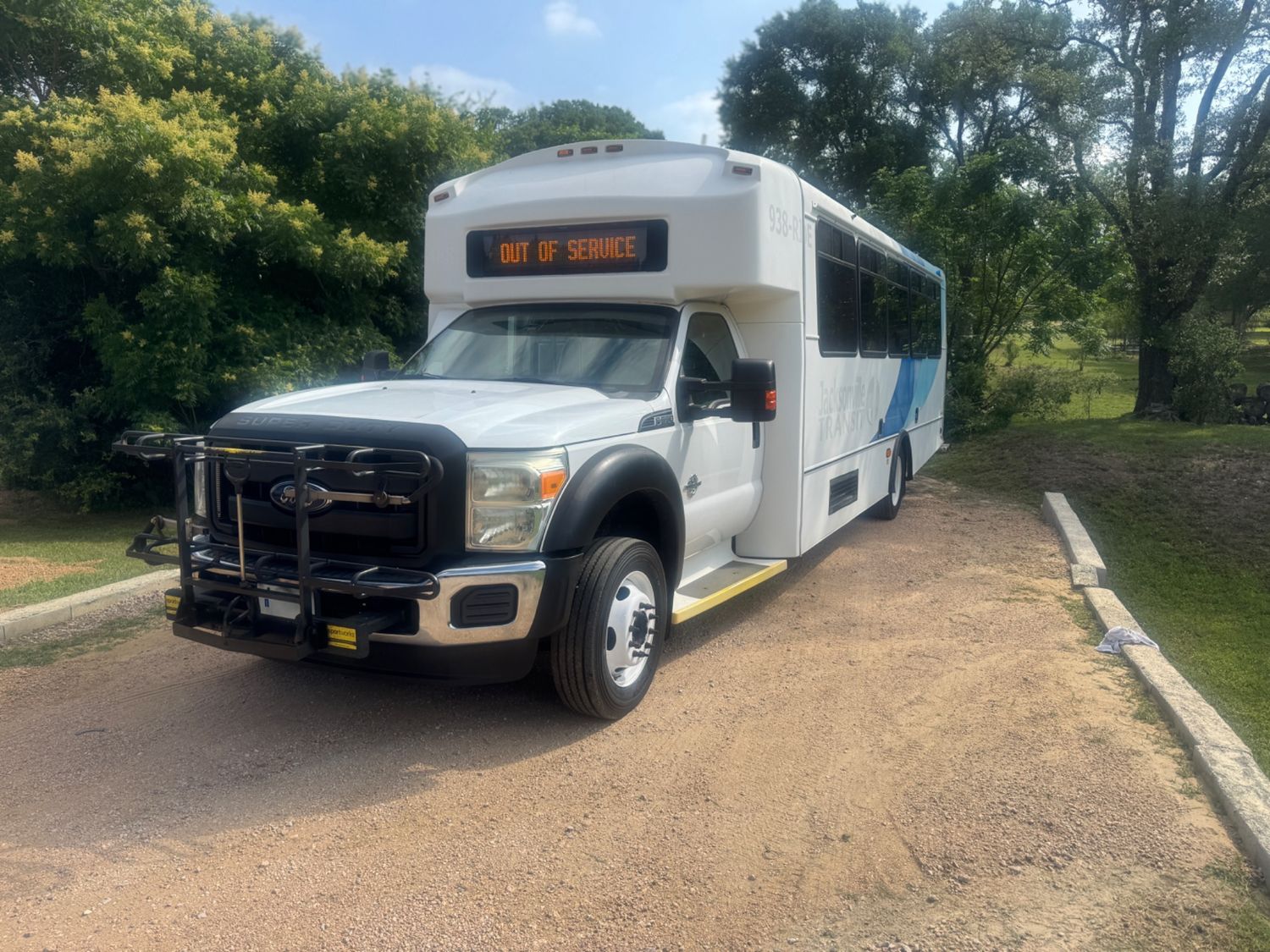 2015 Ford F-550 Shuttle Bus